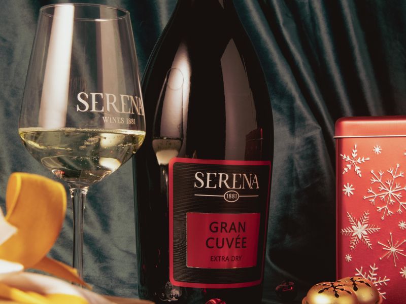 Serena Wines 1881 rivisita il packaging per la selezione di Natale - Ristorazione Moderna